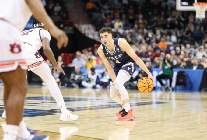 Ο Τζον Πουλακίδας με 28 πόντους οδήγησε το Γέιλ σε ιστορική πρόκριση στην March Madness (vid) | SDNA